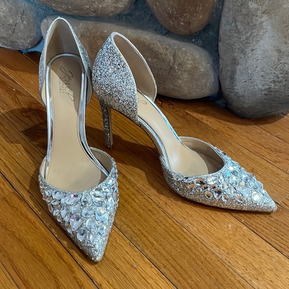 Jewel Badgley Mischka | Shoes | Silver Glitter And Gem 4 Inch High ...